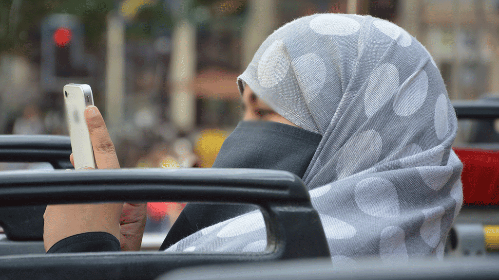 EU-Gerichtshof stützt das Kopftuch-Verbot am Arbeitsplatz! | AfD Kompakt